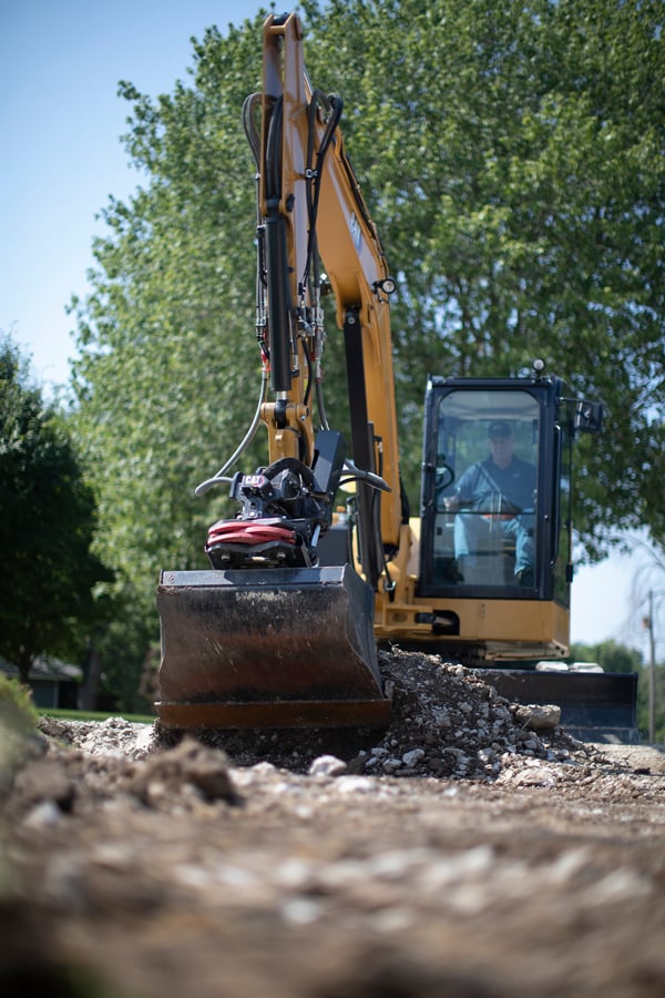 Caterpillar Expands Tilt Rotate System For Cat Mini Excavators | Supply ...